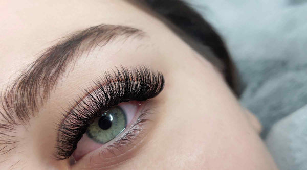The Best Eyelash Extensions for a Wispy Effect: What to Look For ...